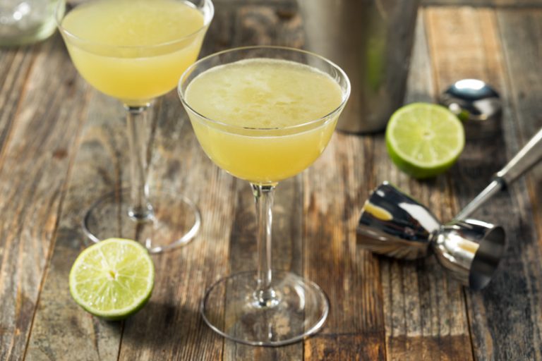21 Simple 3-Ingredient Cocktails You'll Love - Savored Sips